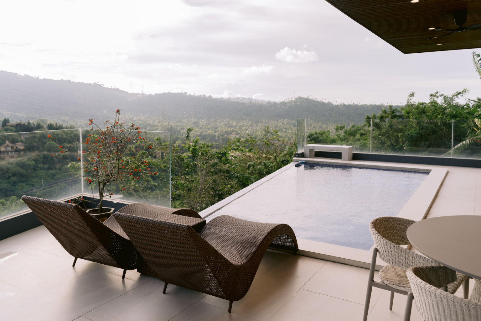 BEAUTIFUL HOUSE & LOT WITH A VIEW & Infinity Pool in TAGAYTAY HIGHLANDS ...
